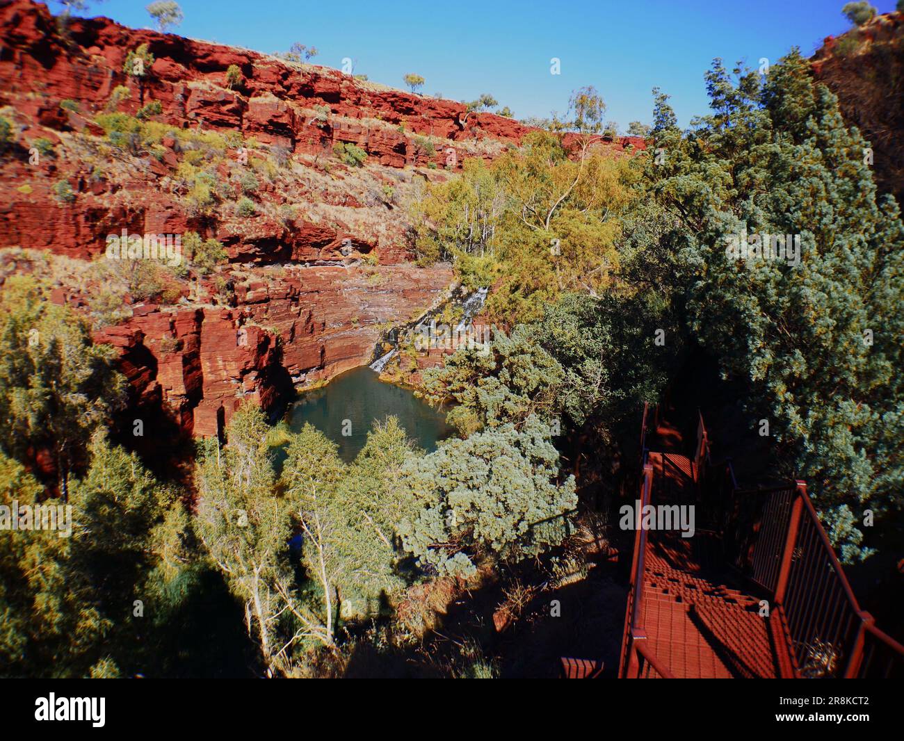 Looking into a Desert Gorge, Karijini National Park Western Australia ...