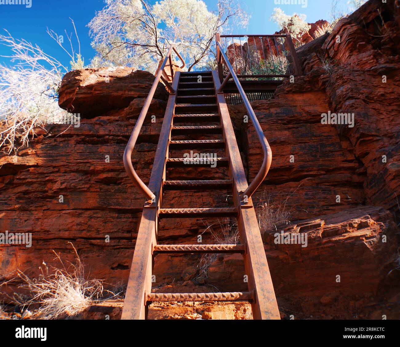 Ladder Down to the Gorges, Karijini National Park Western Australia ...