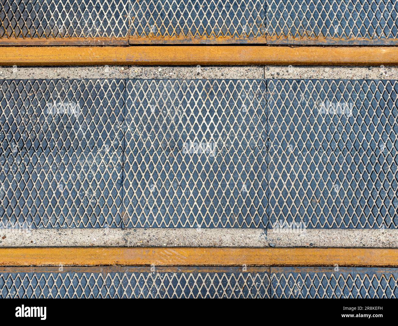 Metal floor texture hi-res stock photography and images - Alamy