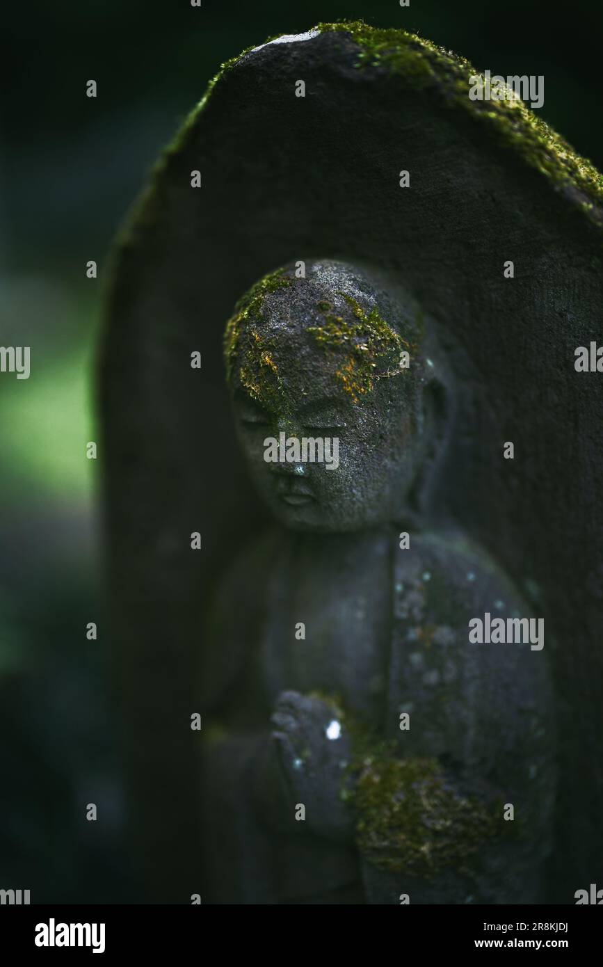 Buddhist jizo statue hi-res stock photography and images - Alamy