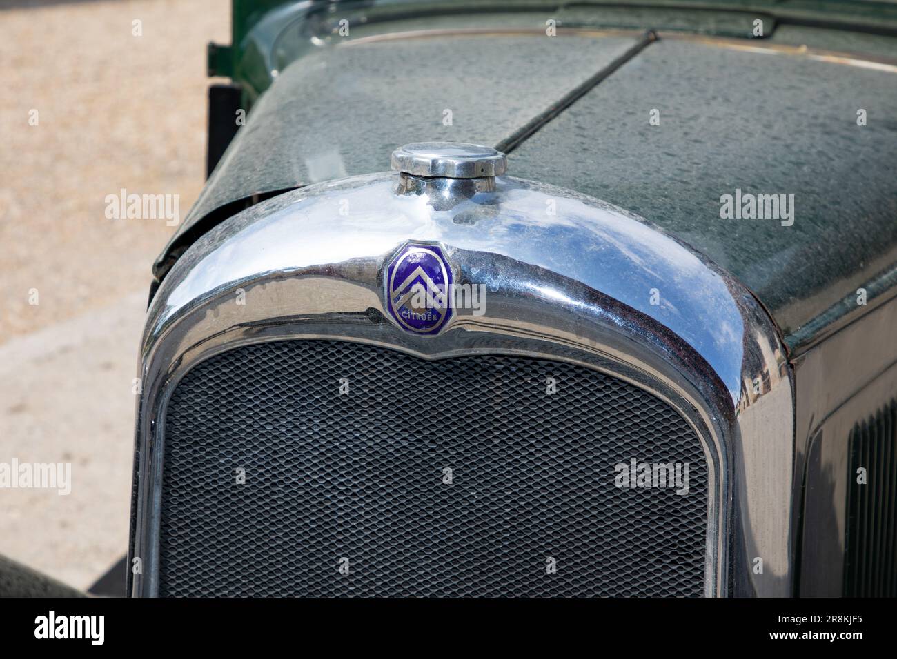Citroen c4 logo hi-res stock photography and images - Alamy
