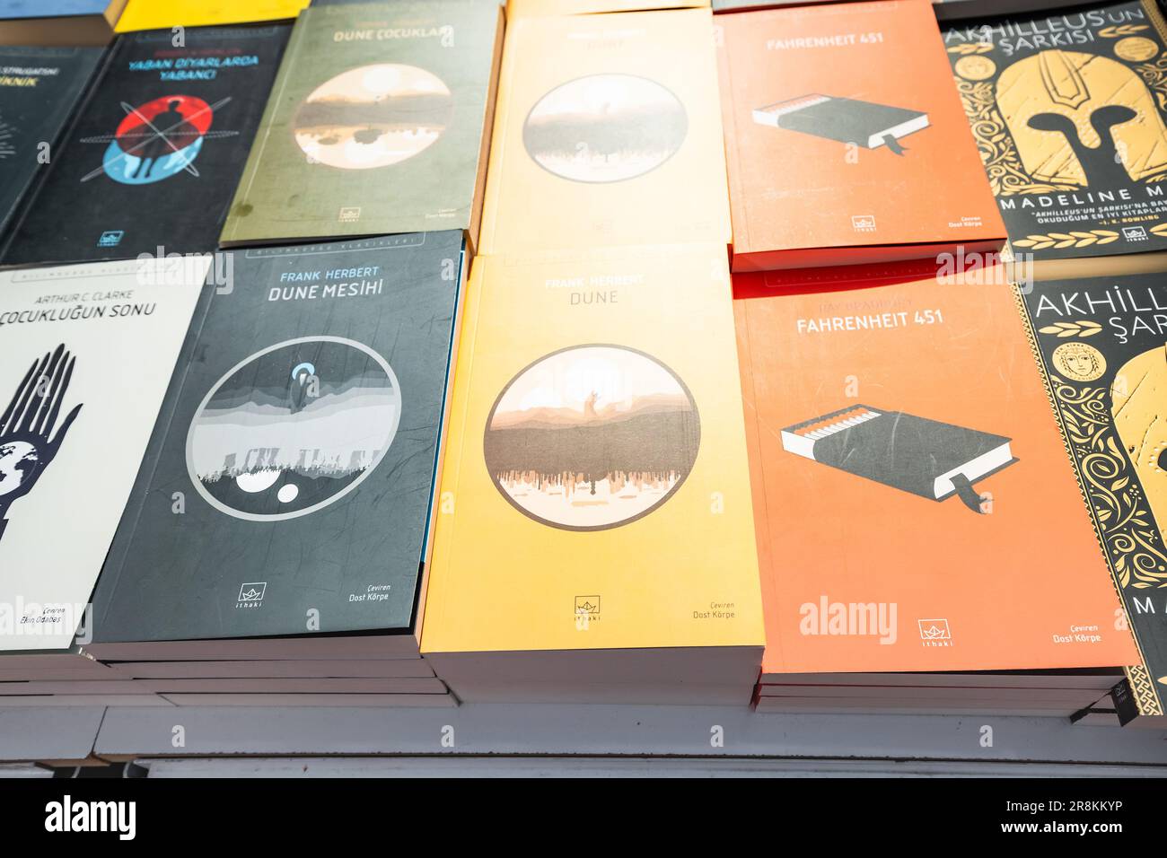 Science fiction books hi-res stock photography and images - Alamy