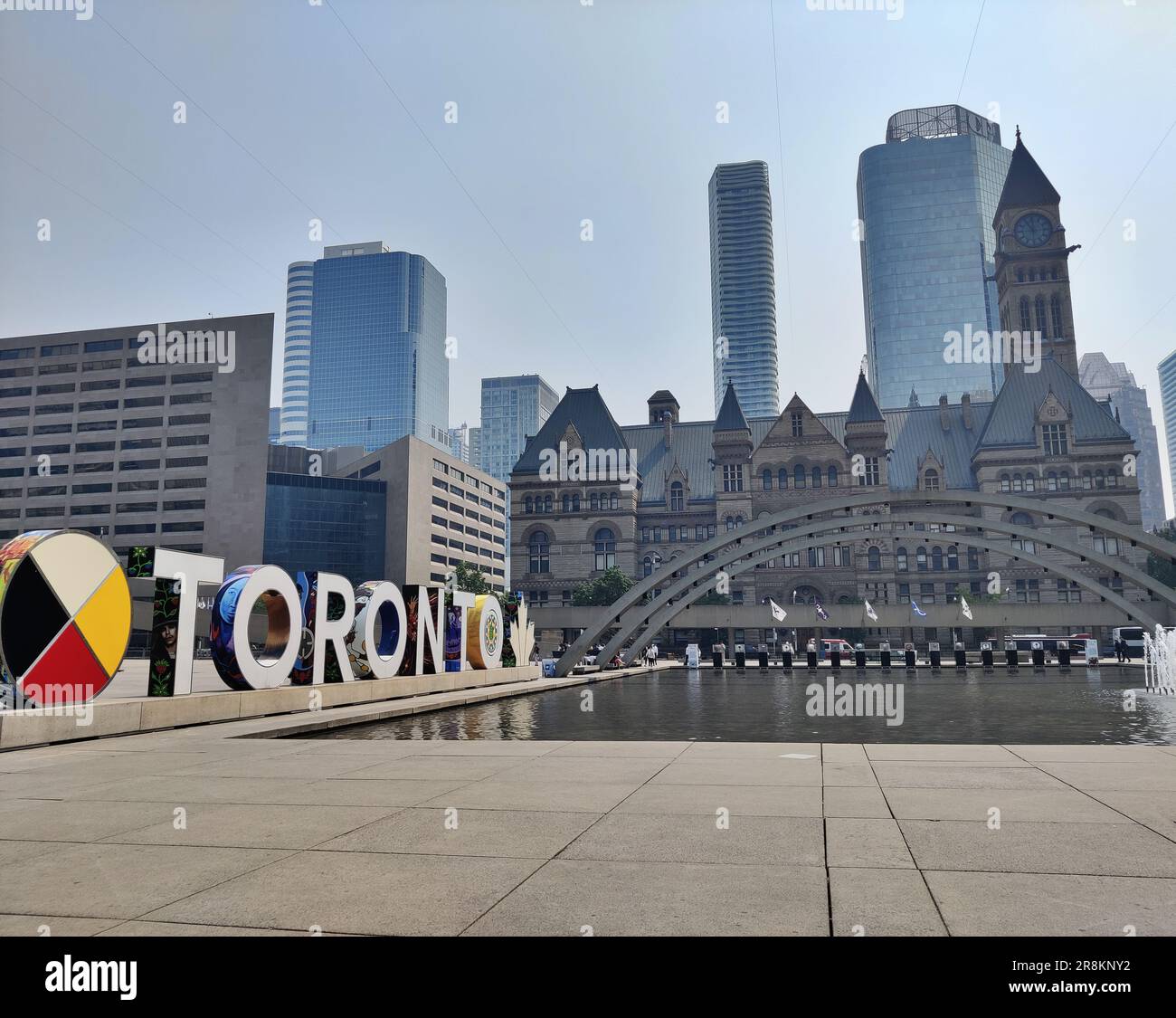 The Toronto sign/Nathan Philips Square/Toronto/Canada Stock Photo - Alamy