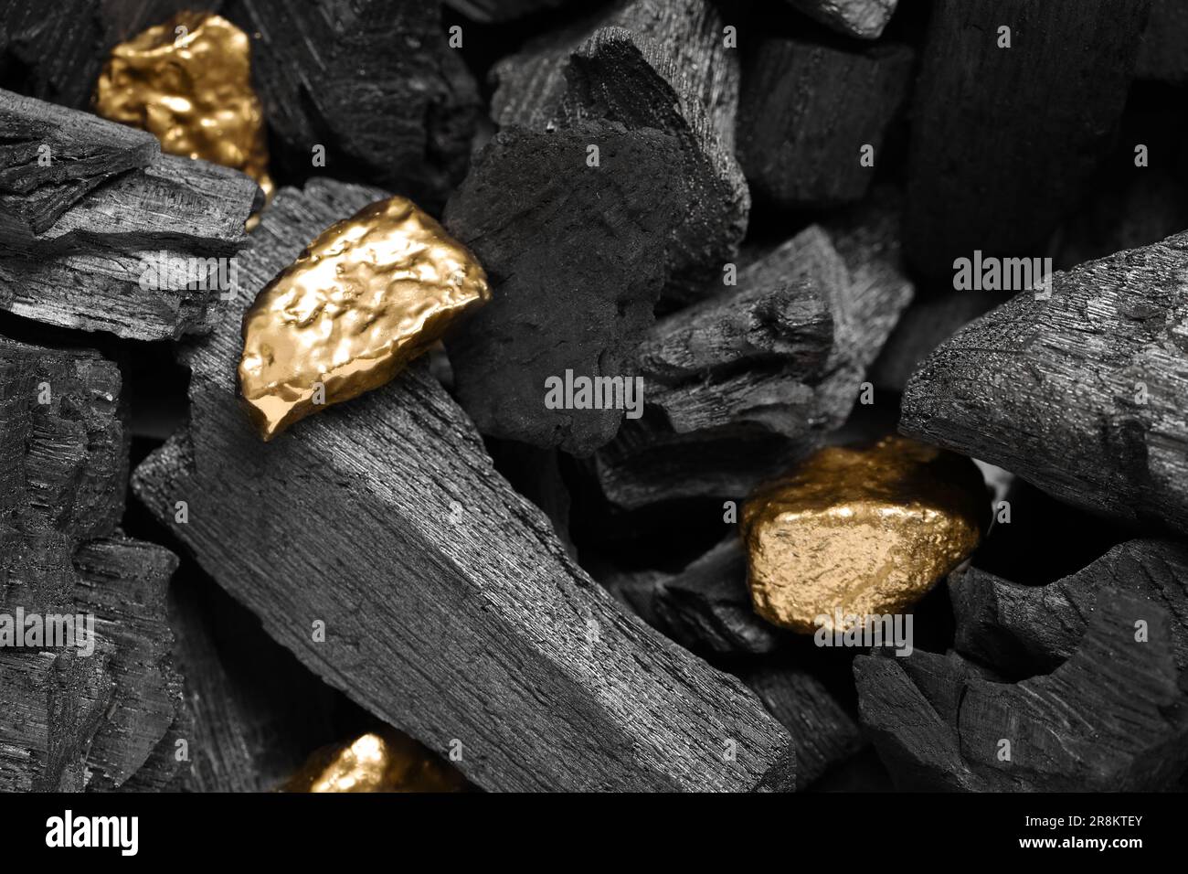 Shiny gold rock closeup view hi-res stock photography and images - Alamy