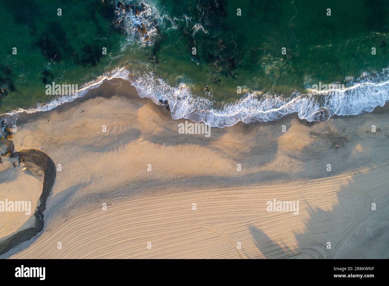 Top view snow white beach hi-res stock photography and images - Alamy