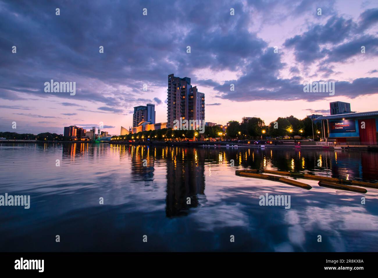Manchester skyline silhouette hi-res stock photography and images - Alamy