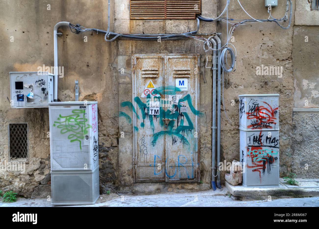Wiring electricity distribution system on ortigia island sicily small ...