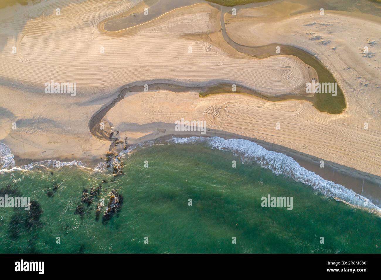 Overhead photo of blue sea hi-res stock photography and images - Alamy