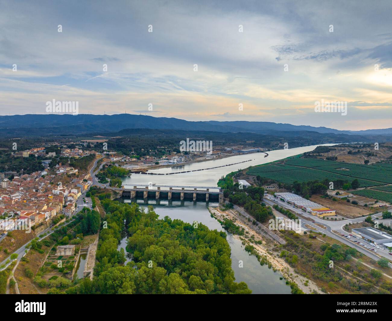 Ebro barrage hi-res stock photography and images - Alamy
