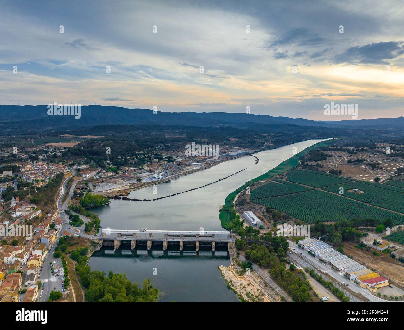 Ebro barrage hi-res stock photography and images - Alamy