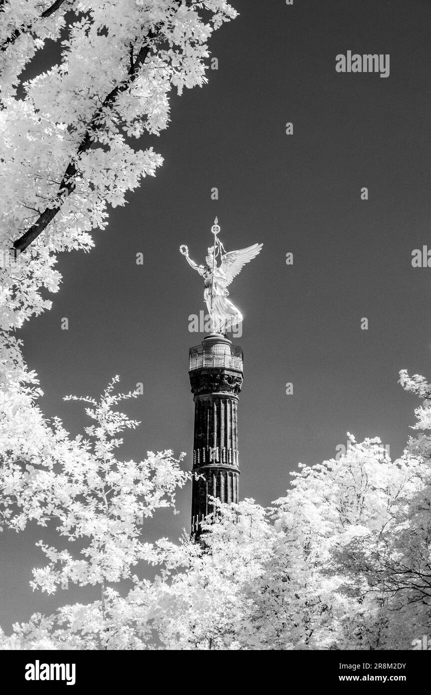 Victoria goddess of victory Black and White Stock Photos & Images - Alamy