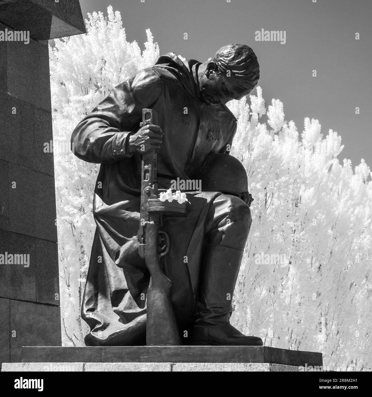 Soviet war memorial, Treptower Park, Berlin Stock Photo - Alamy