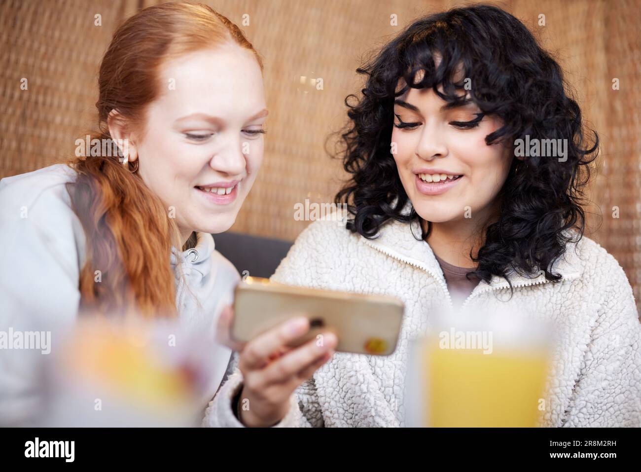 Meme mobile hi-res stock photography and images - Alamy