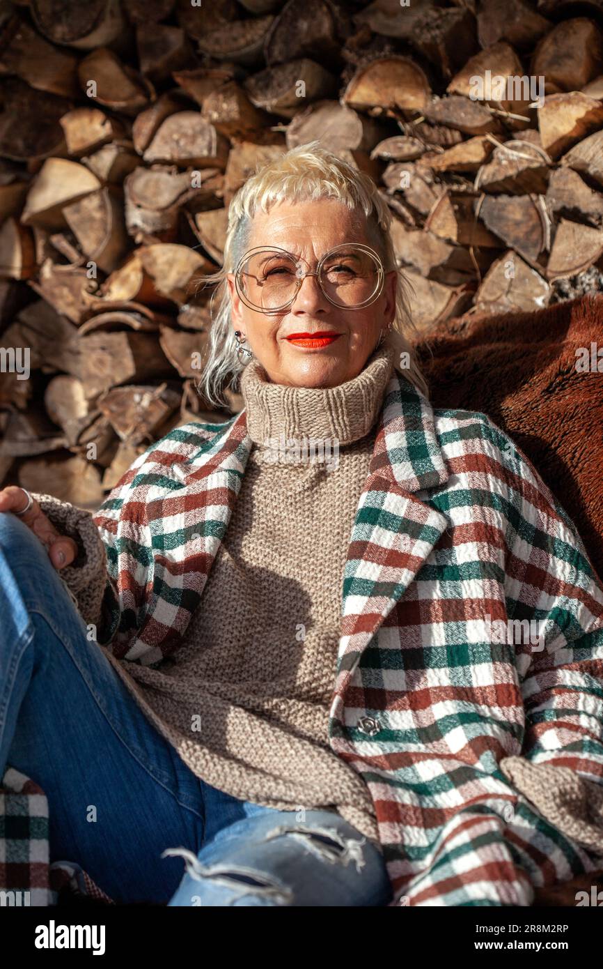 Beautyful young woman glasses hi-res stock photography and images - Alamy