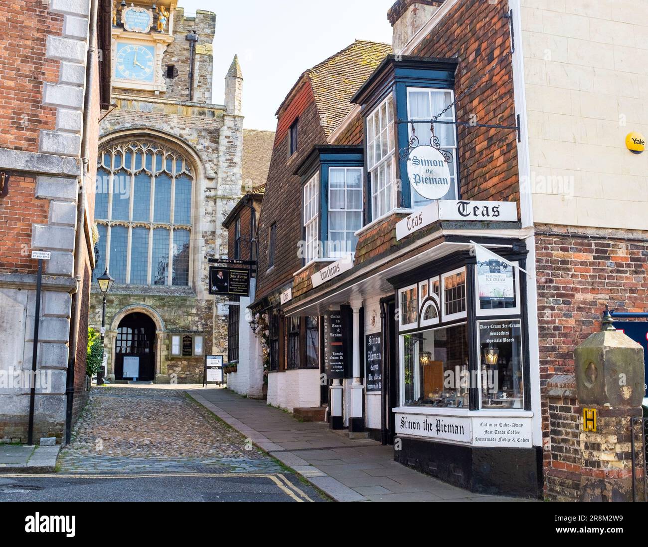 Rye East Sussex , England UK - The Famous Simon the Pieman cafe Stock ...