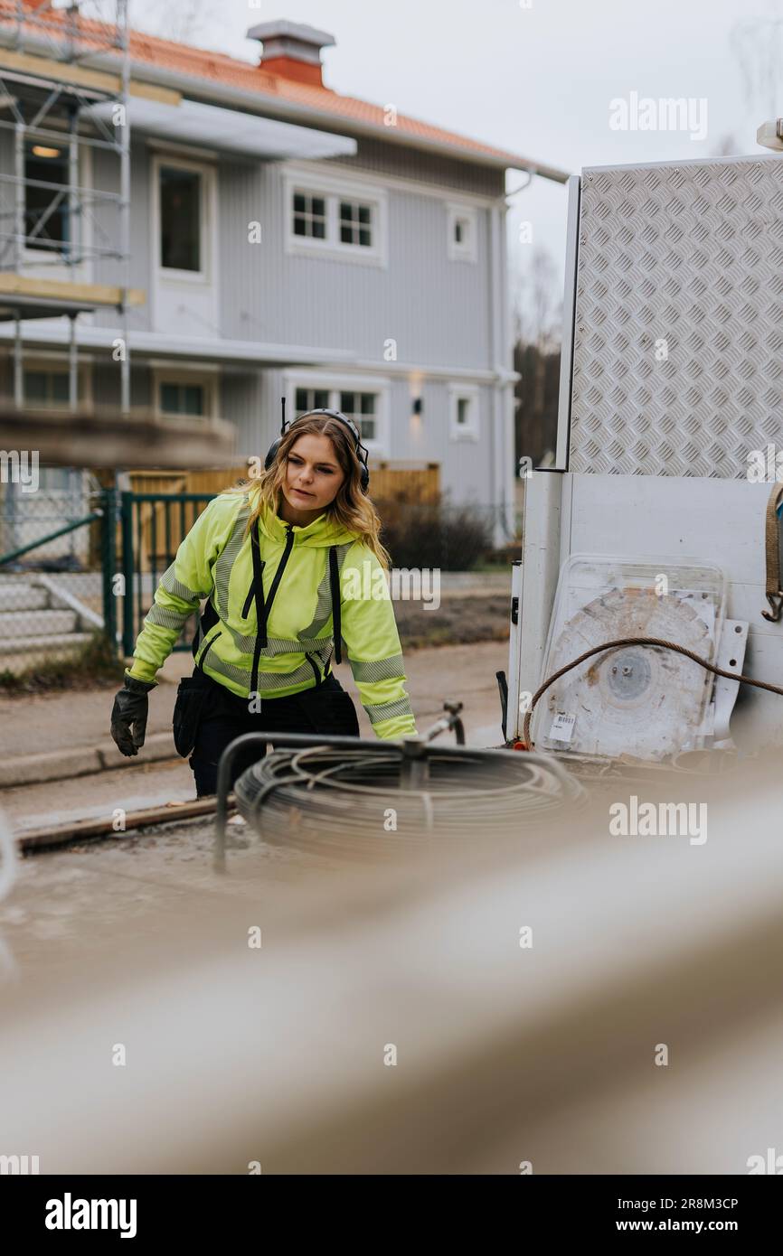 Lady working road construction site hi-res stock photography and images ...