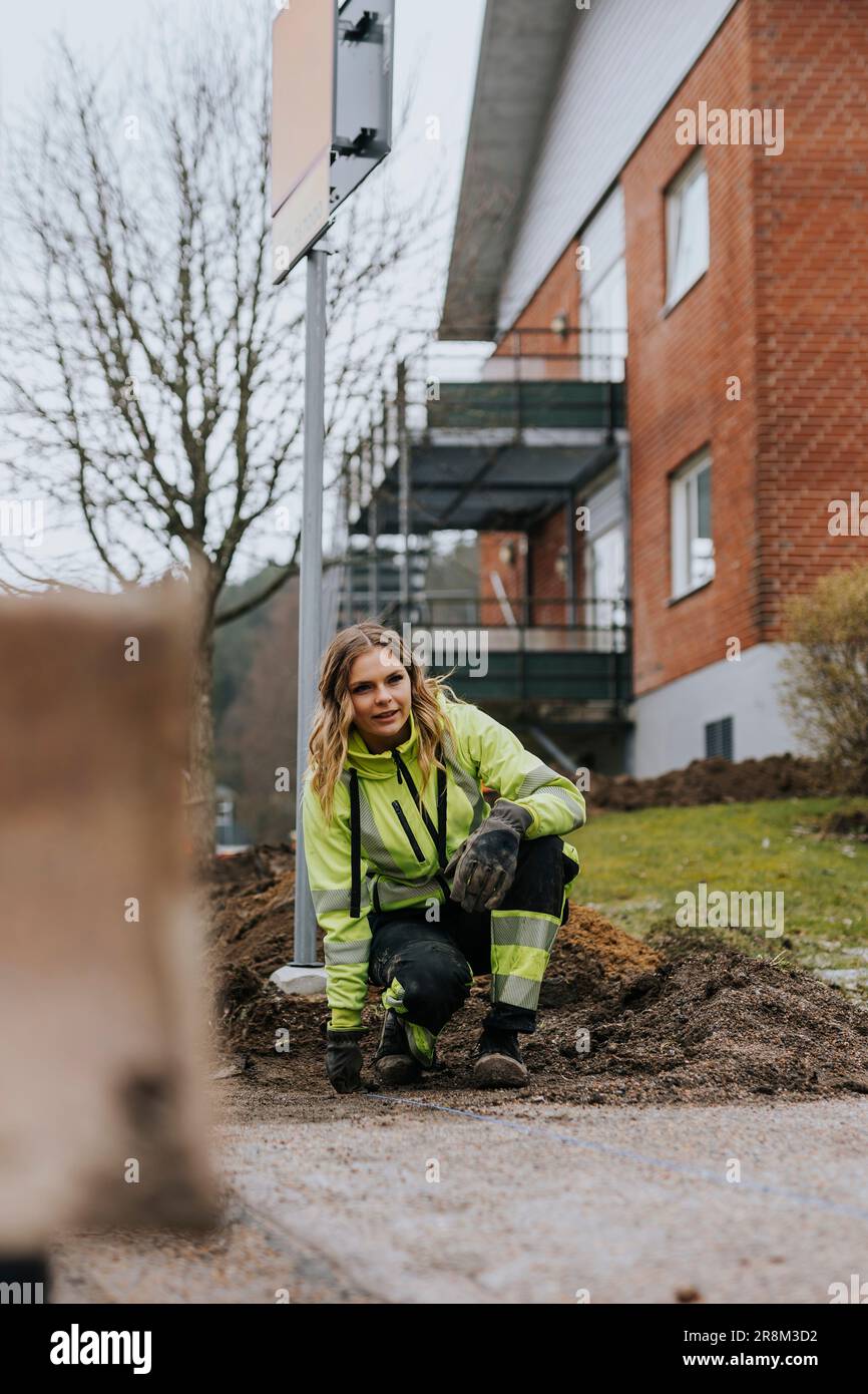Lady working road construction site hi-res stock photography and images ...