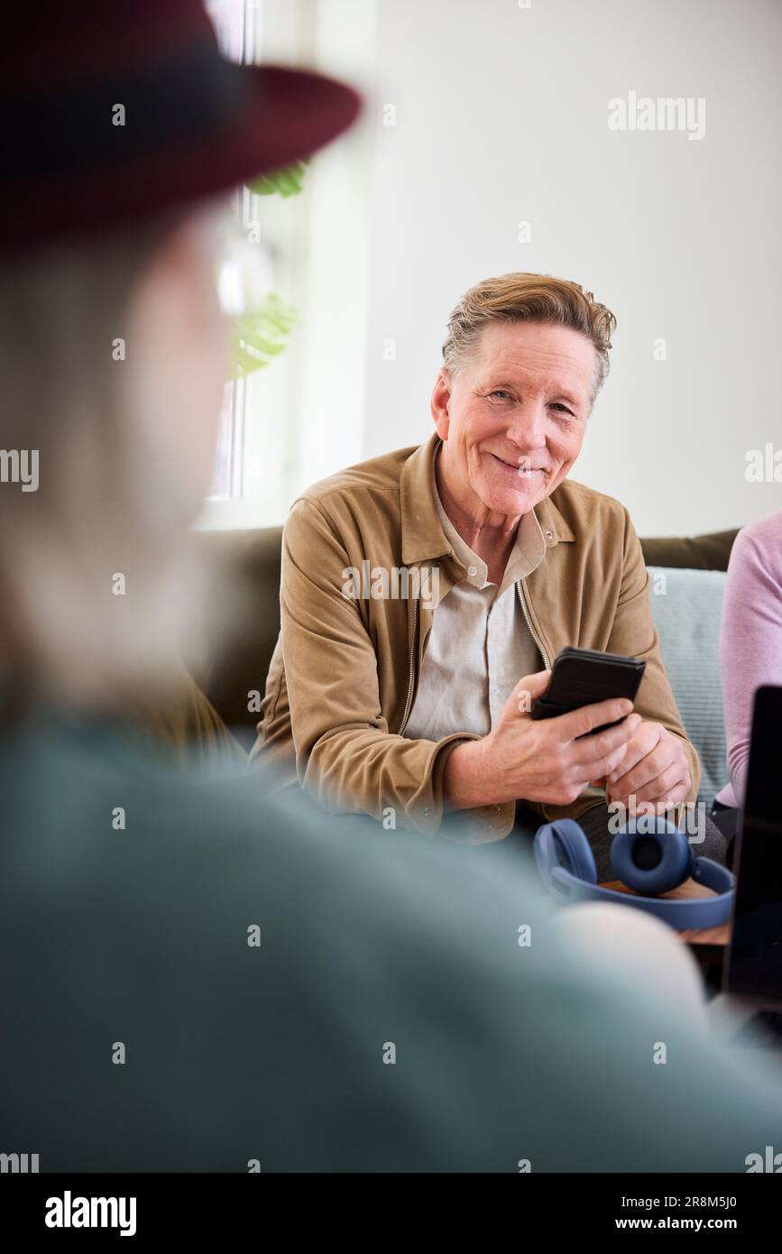 Senior citizen mobility hi-res stock photography and images - Alamy