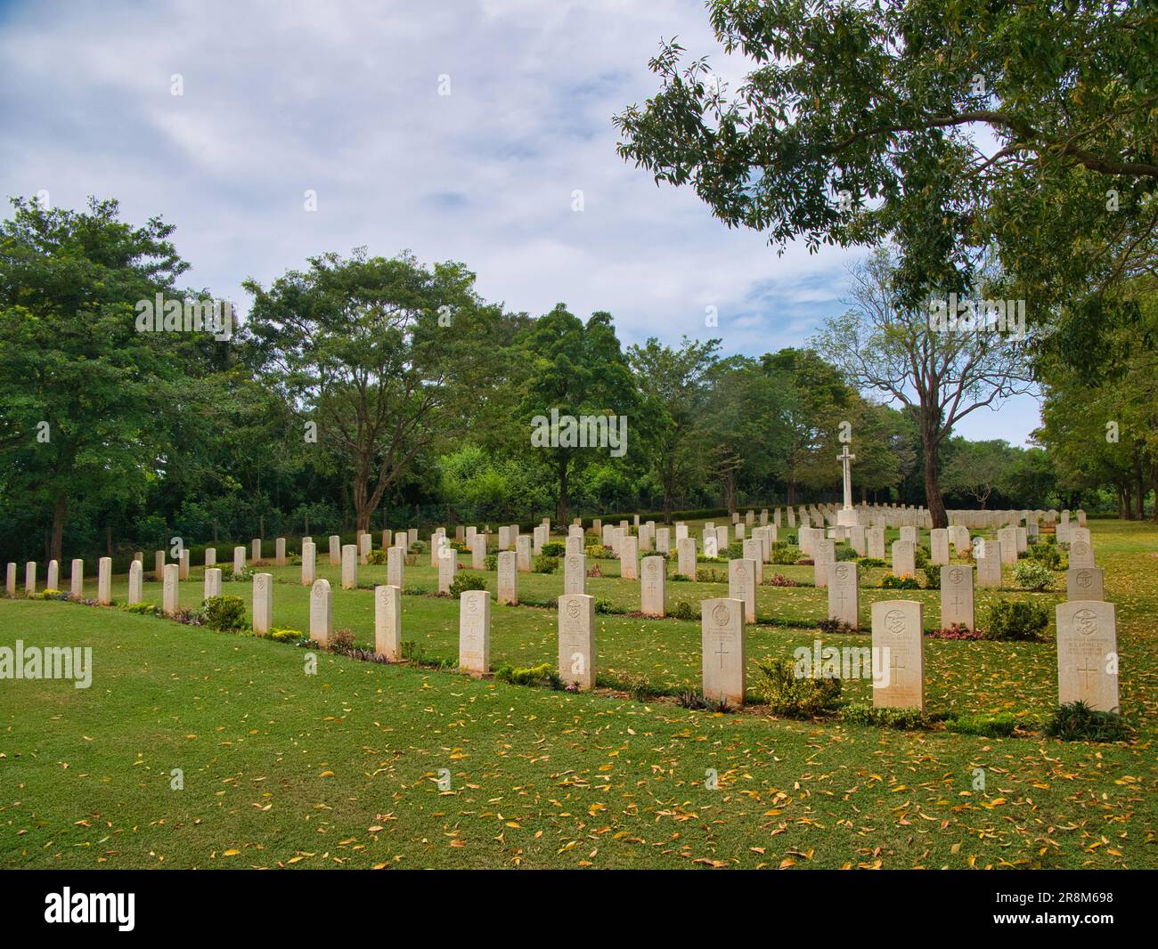 Rows of headstones of Commonwealth War Graves at the Trincomalee War ...