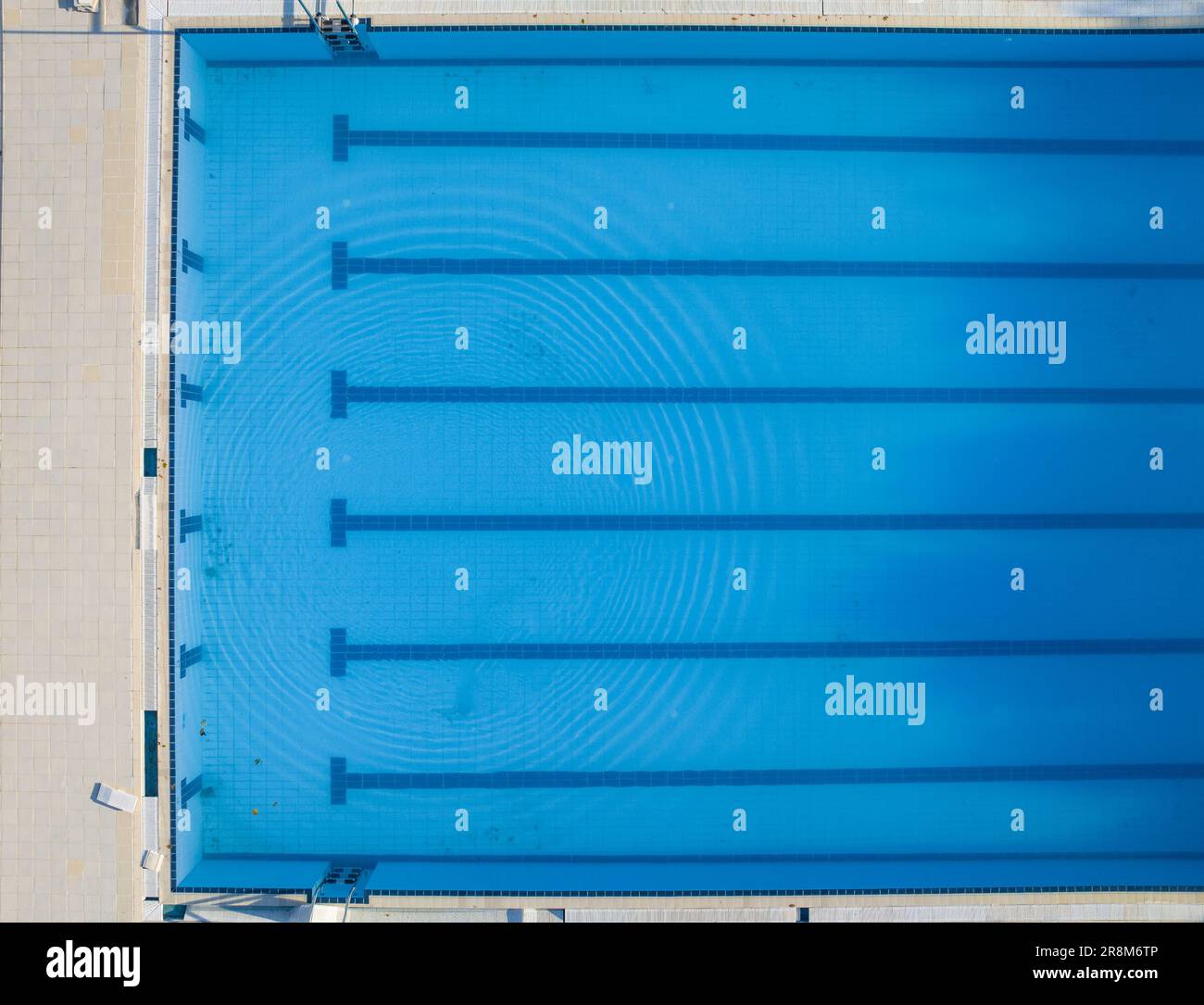 Piscina wasser hi-res stock photography and images - Alamy