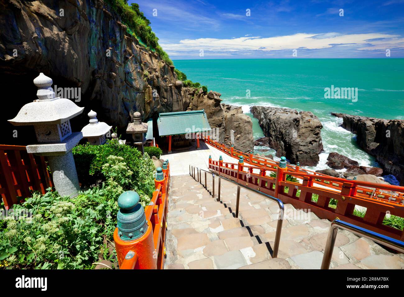 Miyazaki jingu shrine miyazaki miyazaki hi-res stock photography and ...