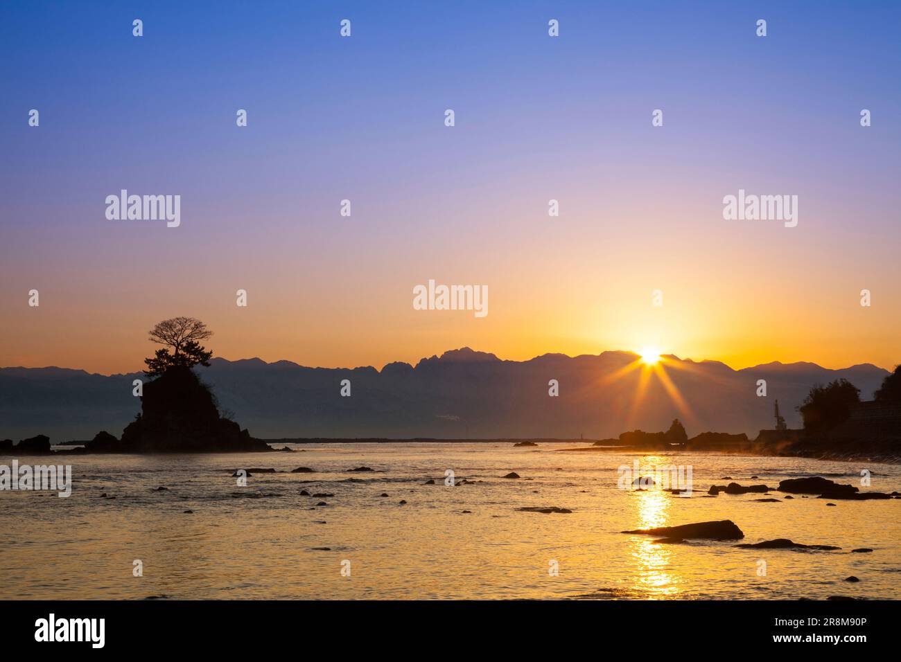 January morning at sunrise hi-res stock photography and images - Alamy