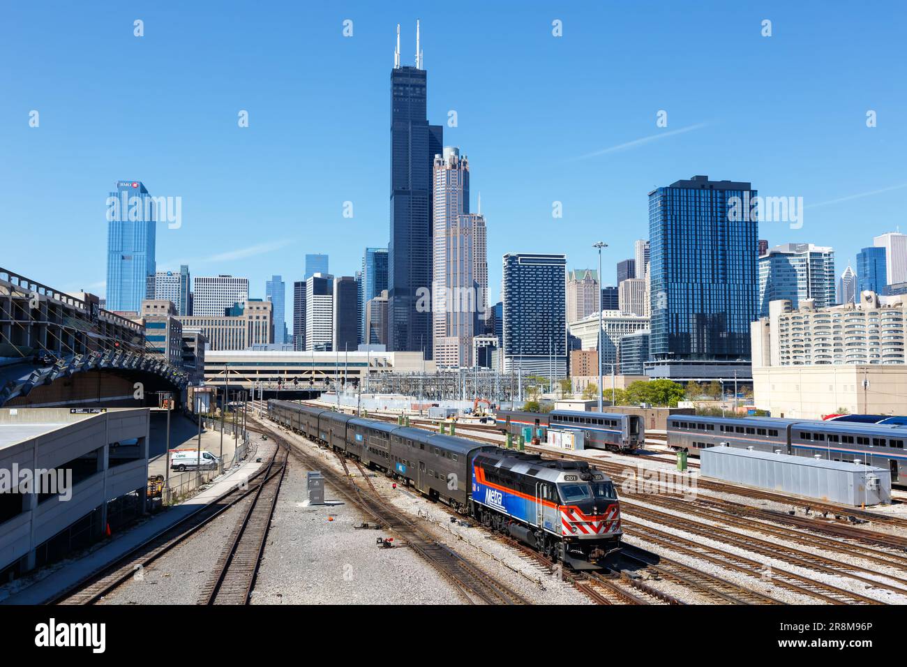 Metra train station hi-res stock photography and images - Alamy