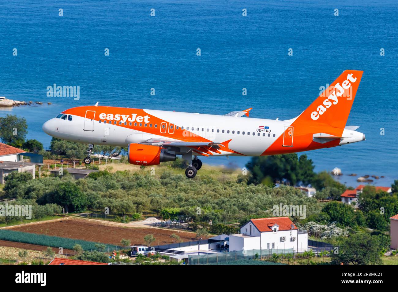 Easyjet airbus plane 2023 hi-res stock photography and images - Alamy