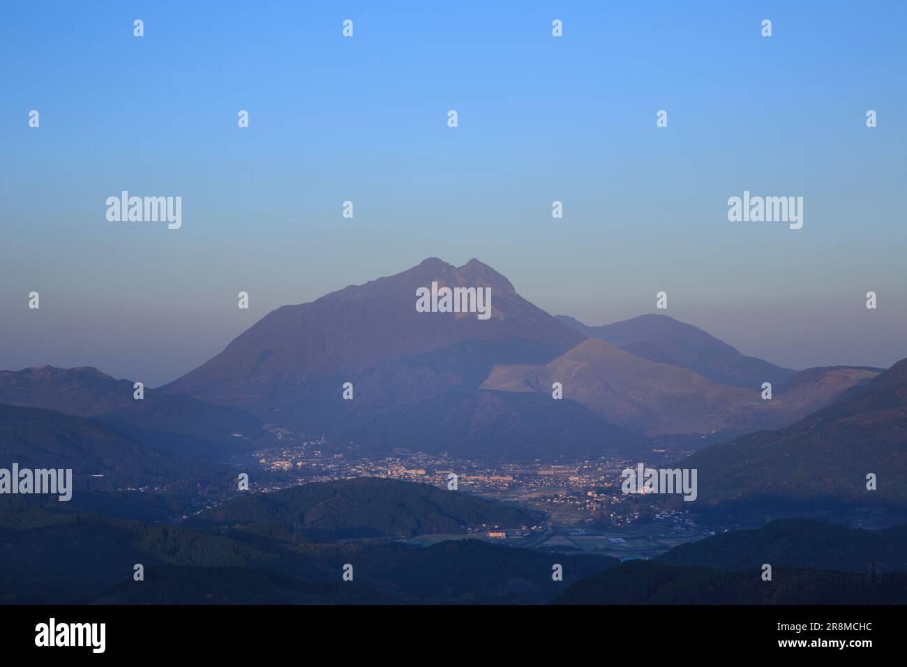Autumn street in evening hi-res stock photography and images - Alamy