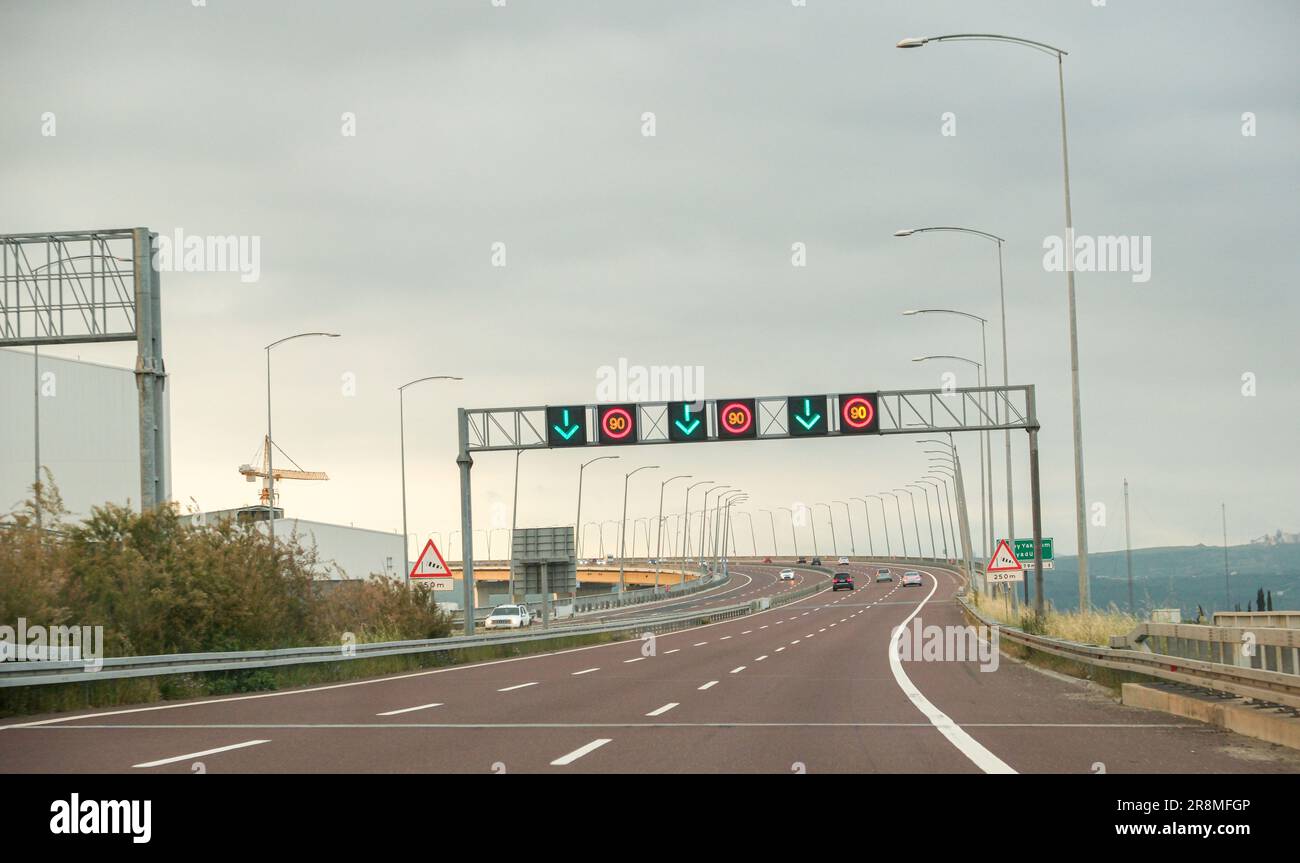 Kocaeli, Dilovasi Turkiye - May 27 2023: Izmir Istanbul Highway road ...