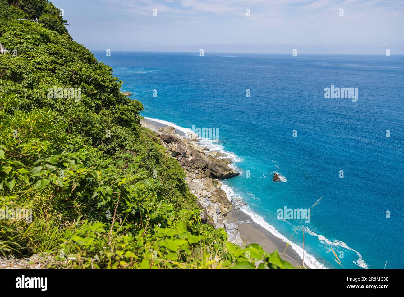 Stunning view reveals the grandeur of the cliffs at Taiwan southeast ...