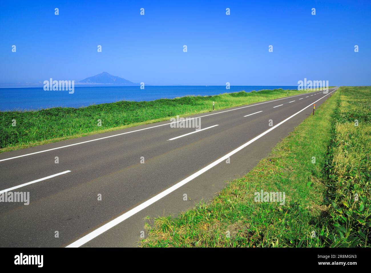 Plain line hi-res stock photography and images - Alamy