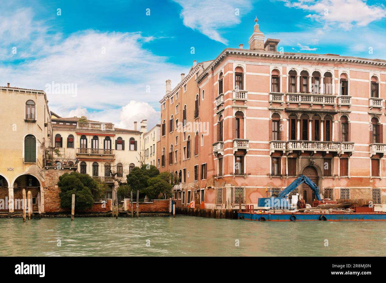 Old history boat construction hi-res stock photography and images - Alamy