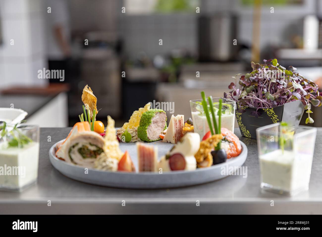 Food plate buffet hi-res stock photography and images - Alamy