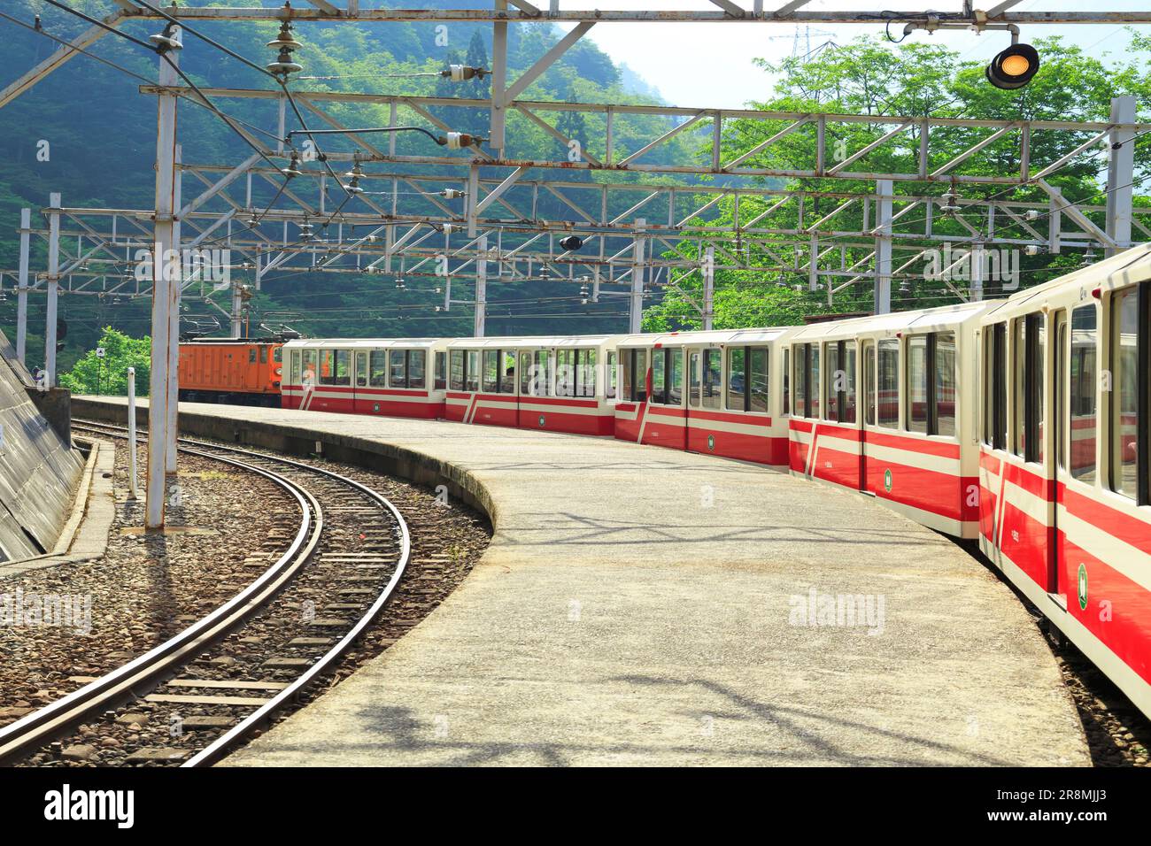 Kurobe Gorge Railway Stock Photo - Alamy