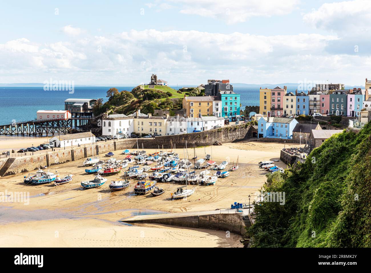 Tenby harbour and town houses overlooking, Tenby, Pembrokeshire, Wales ...