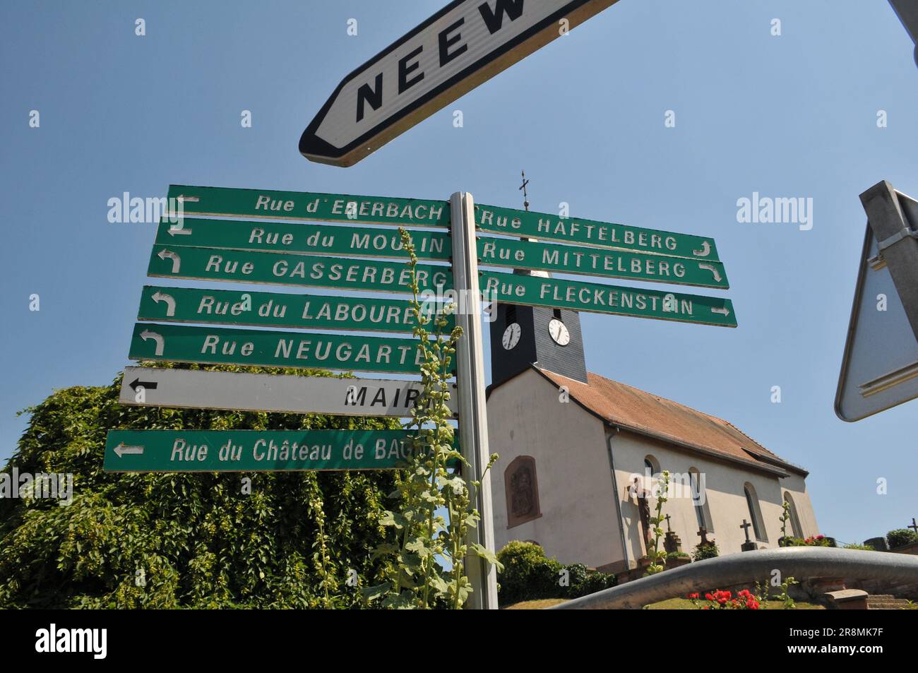French german border flags hi-res stock photography and images - Alamy