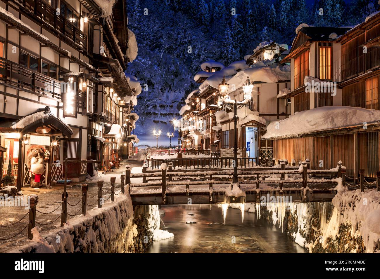 Ginzan onsen hi-res stock photography and images - Alamy