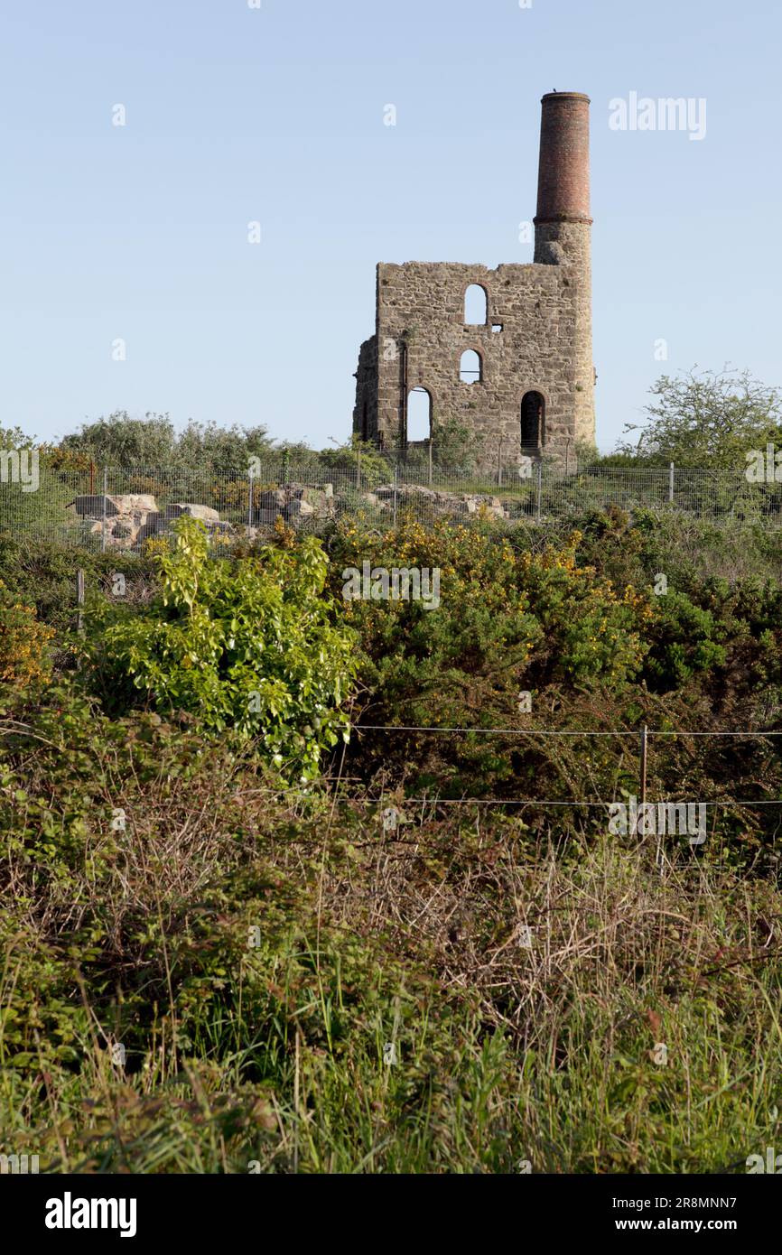 The remnants of Cook's Kitchen Mine in Brea, Cornwall Stock Photo - Alamy