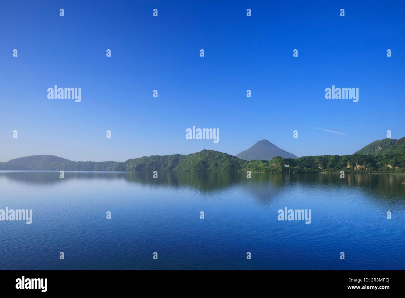 Mt. Kaimon and Lake Ikeda Stock Photo - Alamy