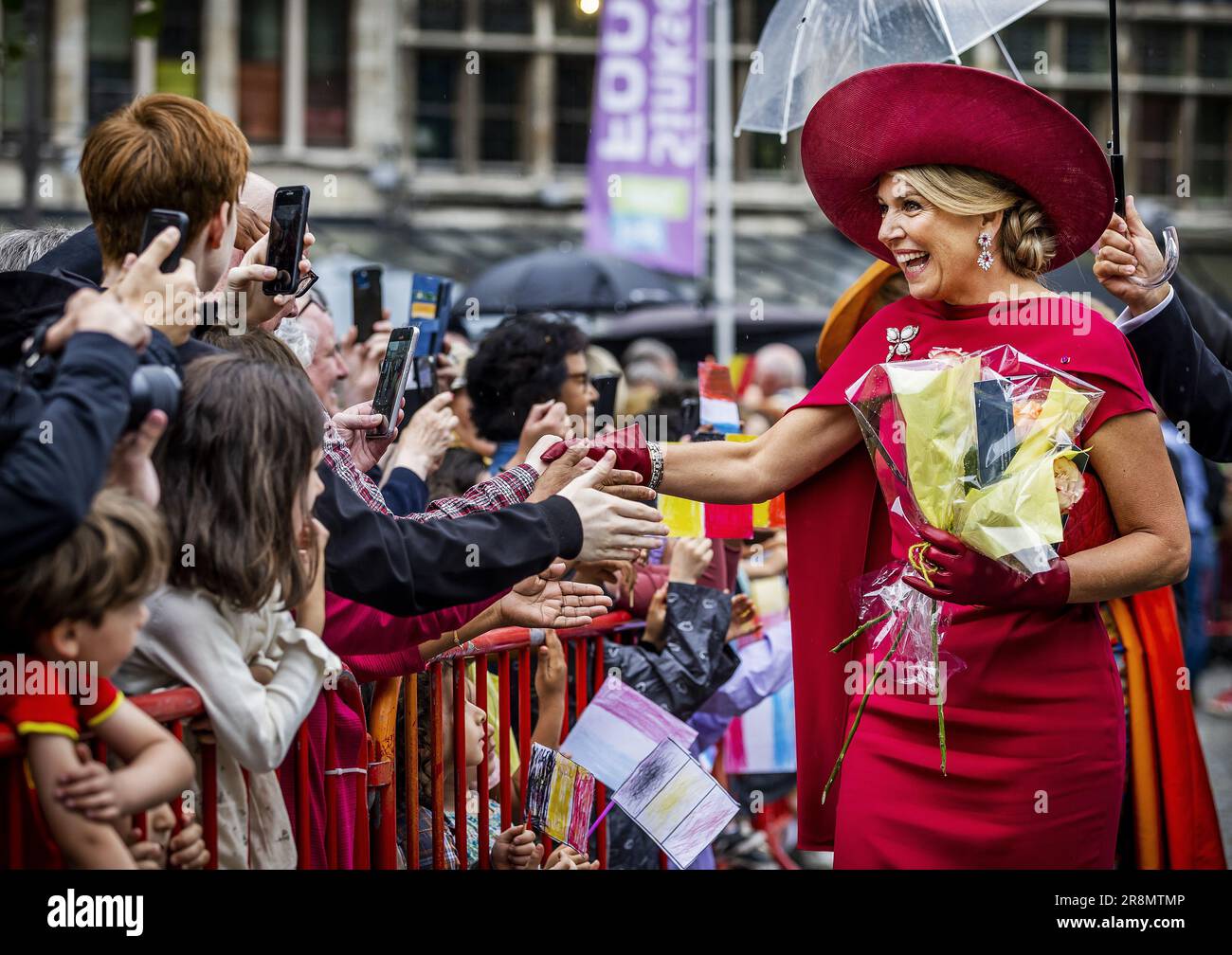 ANTWERP - 22/06/2023, Queen Maxima and the Belgian Queen Mathilde greet the public on the Grote ...