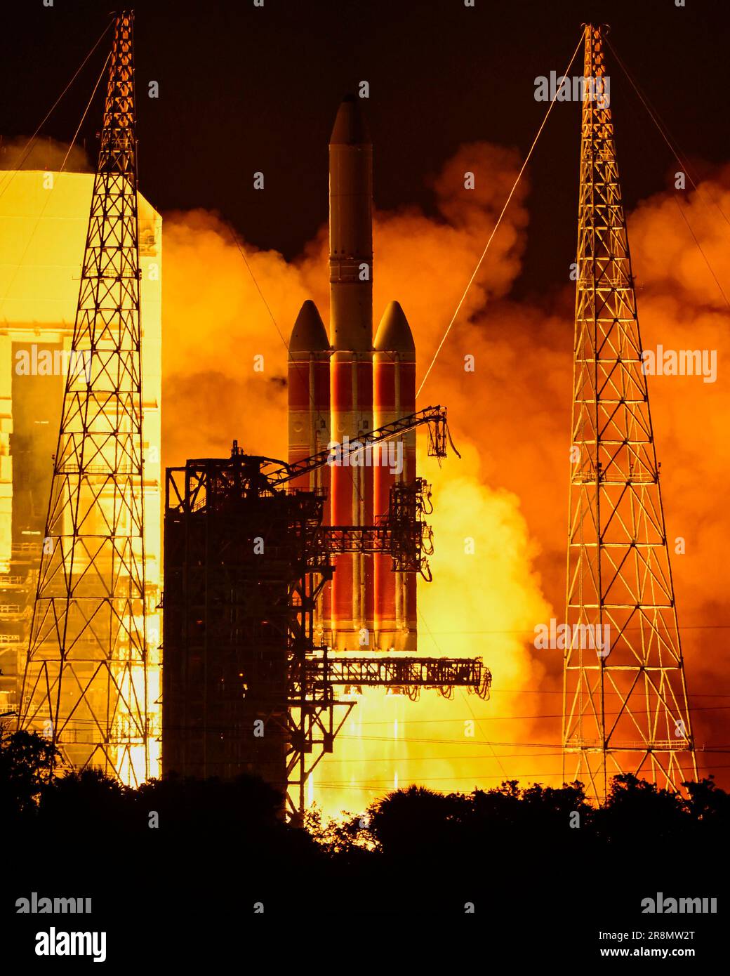 A United Launch Alliance Delta IV Heavy rocket launches the NROL 68 ...