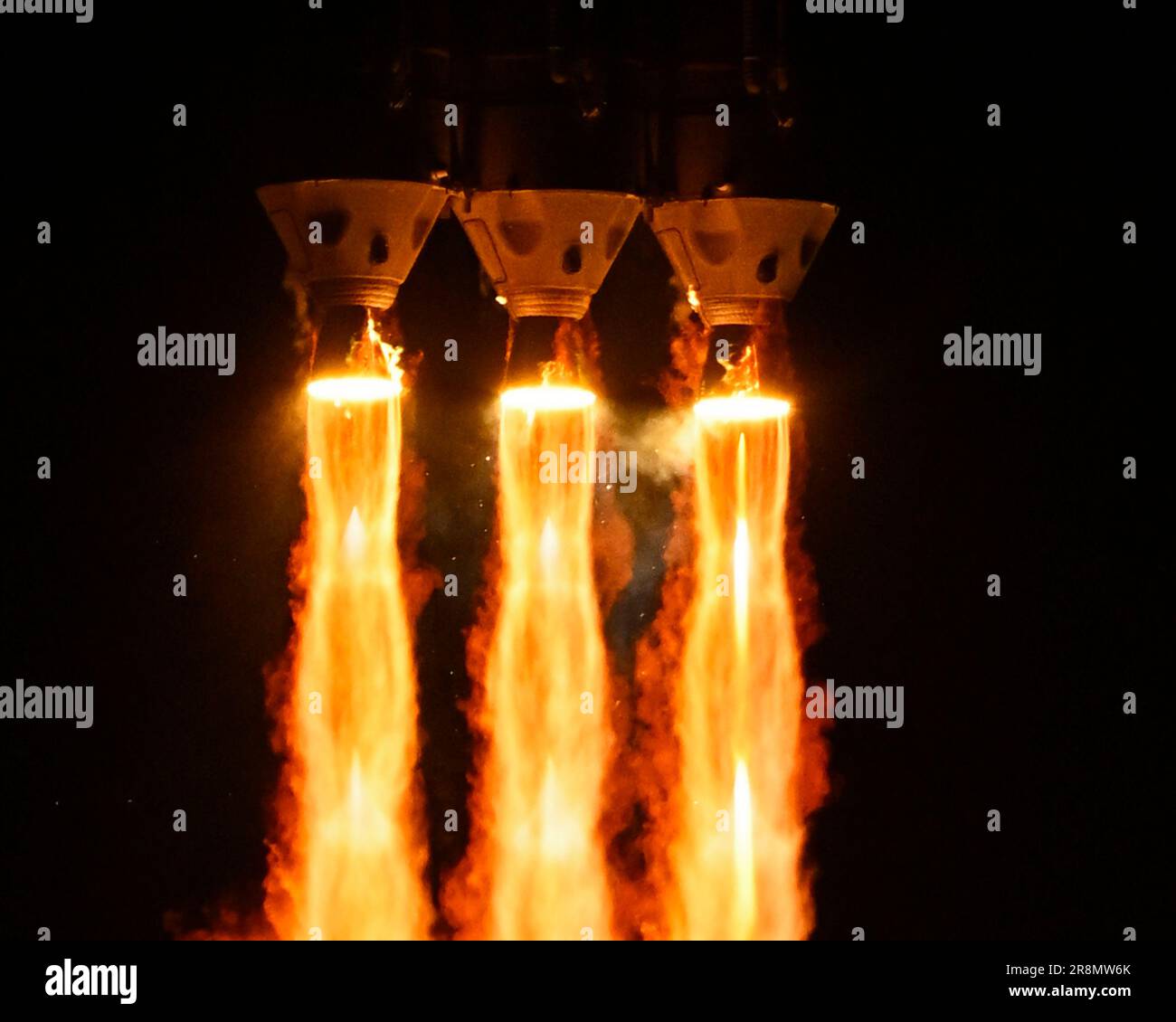 A United Launch Alliance Delta IV Heavy rocket launches the NROL 68 ...