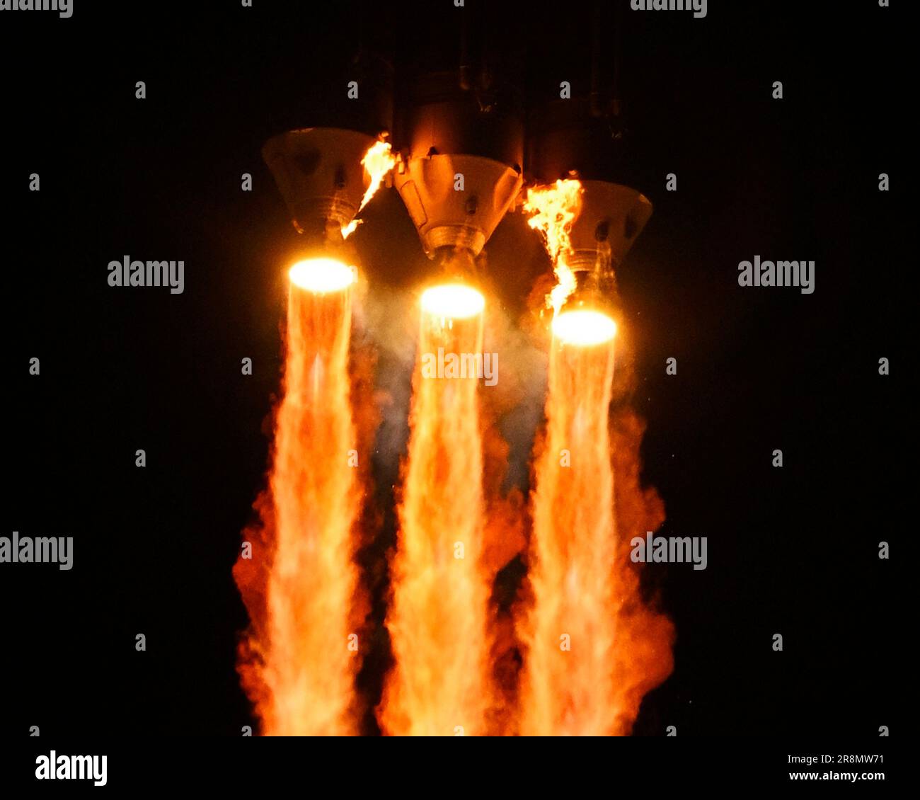 A United Launch Alliance Delta IV Heavy rocket launches the NROL 68 ...