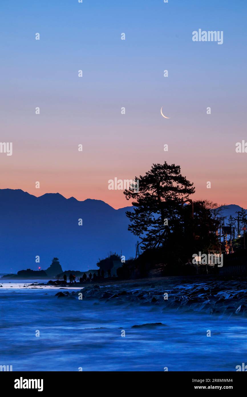 Coast japan moon hi-res stock photography and images - Alamy