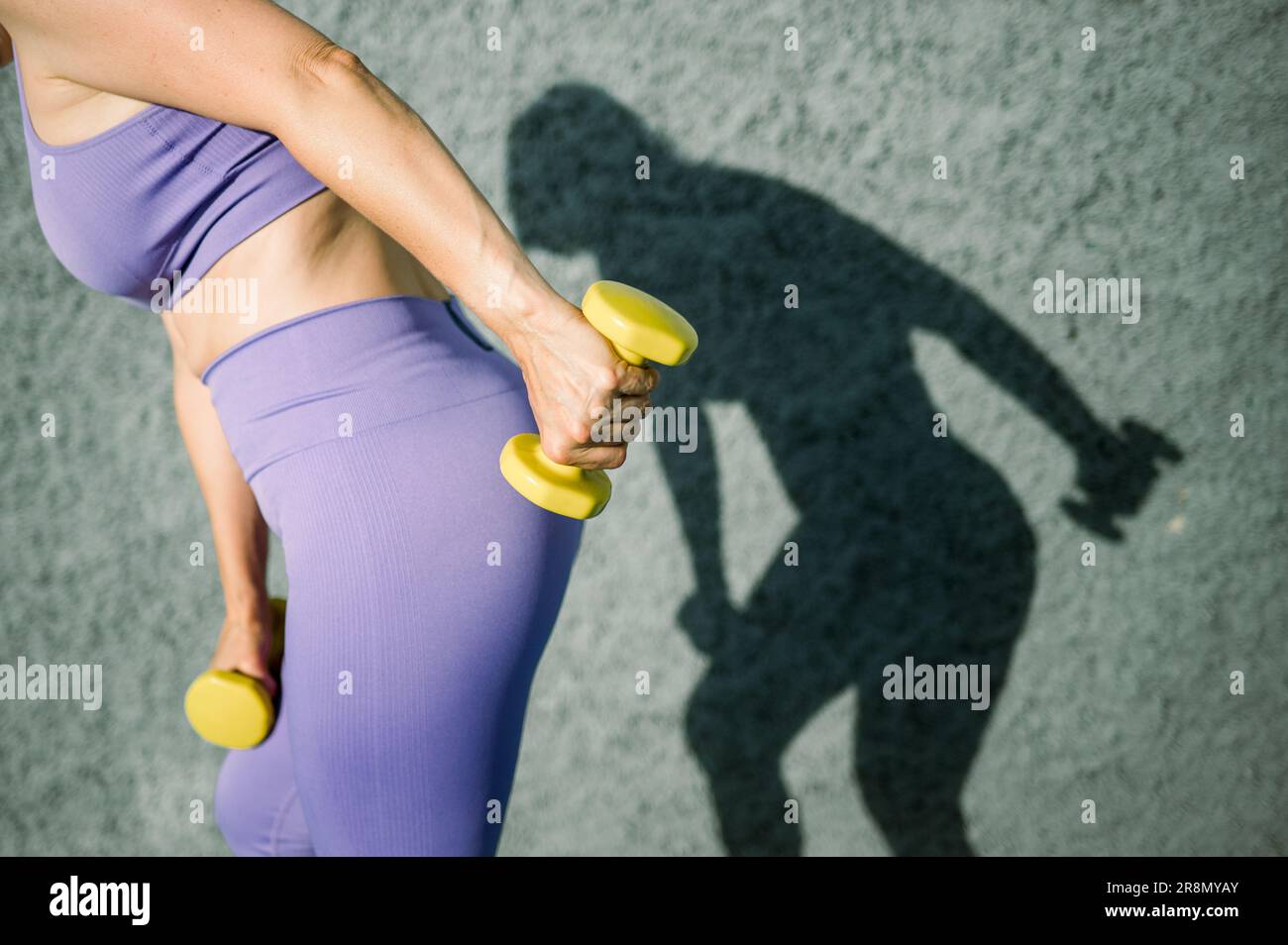 Triceps kickback exercise hi-res stock photography and images - Alamy