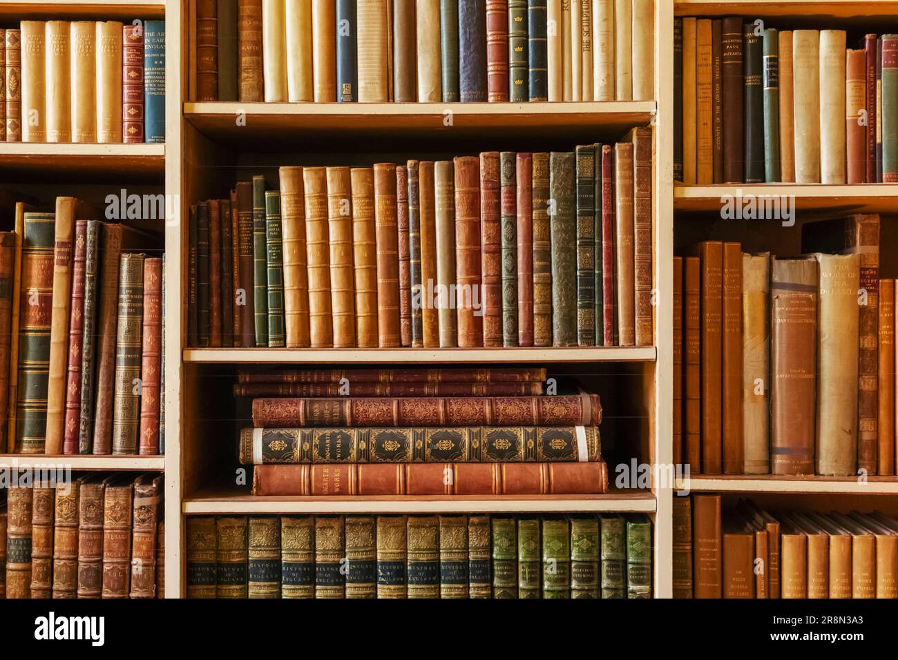 England, Kent, Maidstone, Leeds Castle, The Library Stock Photo - Alamy