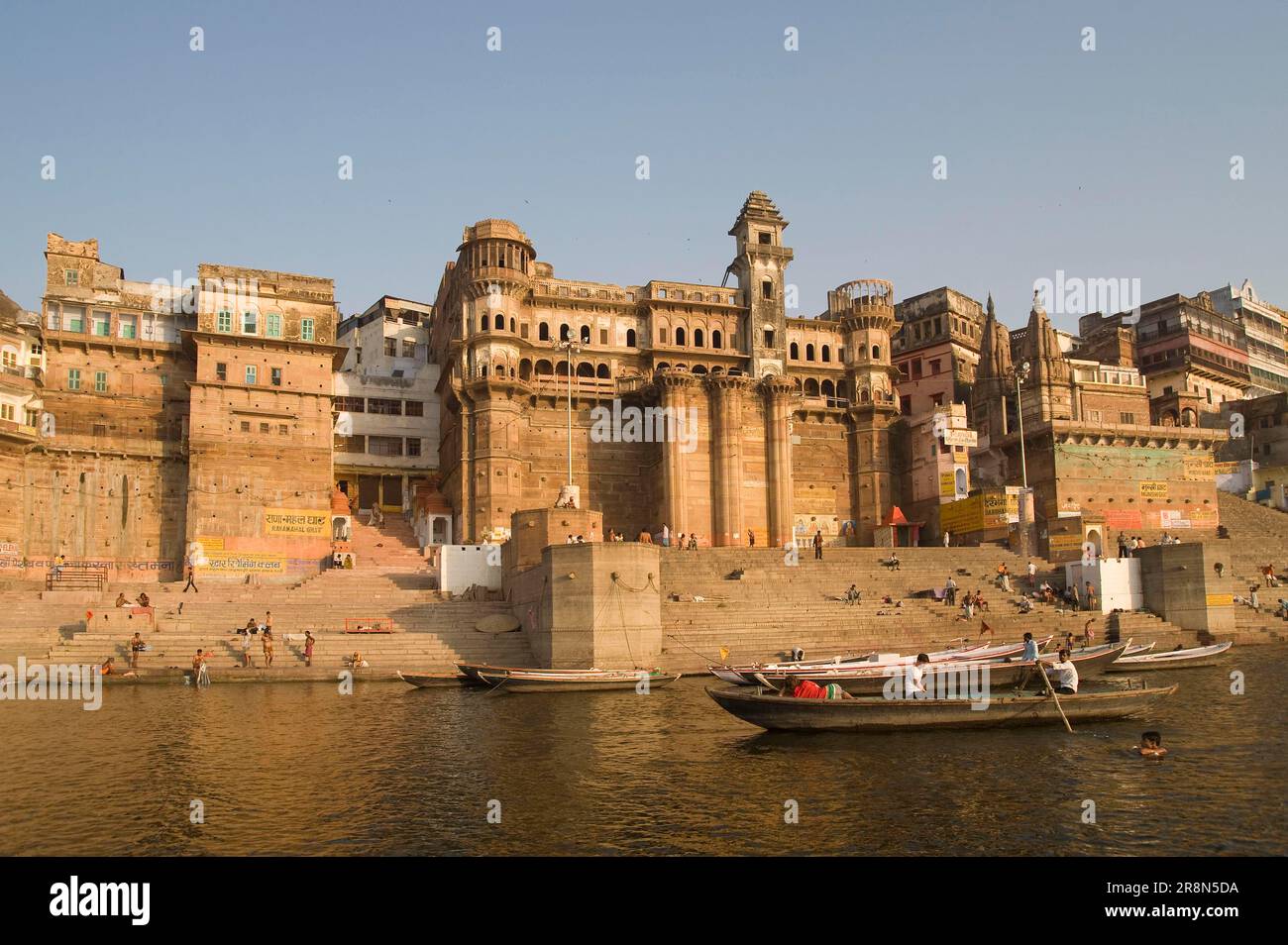 Darbhan ghat, River Ganges, Varanasi, Benares, Uttar Pradesh, India ...