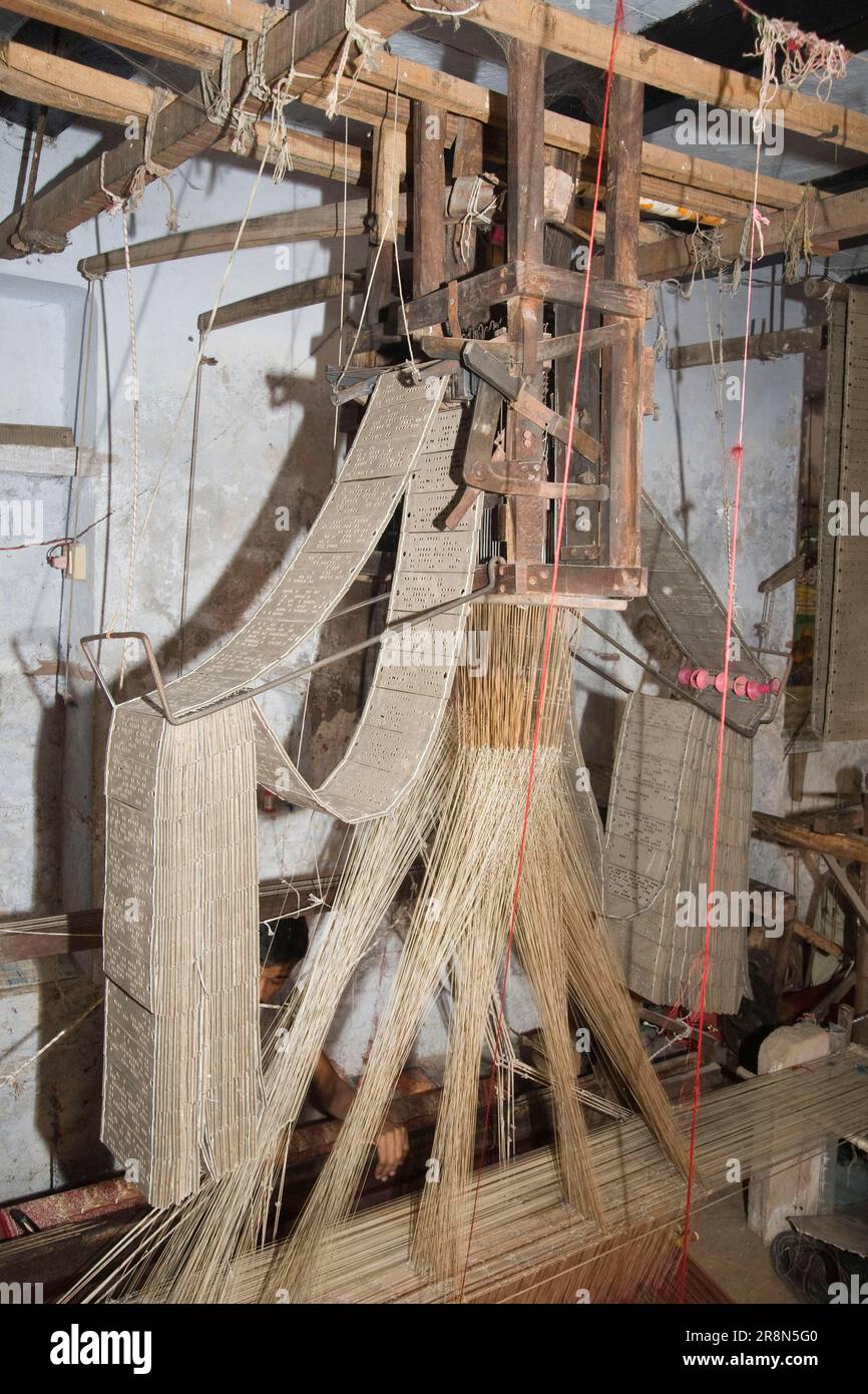 Loom in a silk spinning mill, Varanasi, Benares, Uttar Pradesh, India ...