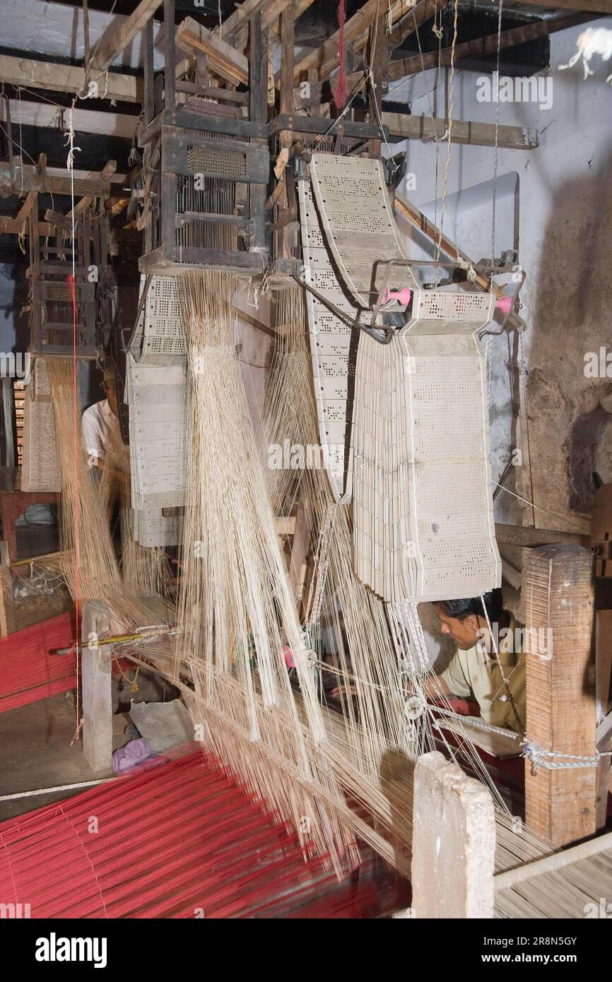 Loom in a silk spinning mill, Varanasi, Benares, Uttar Pradesh, India ...